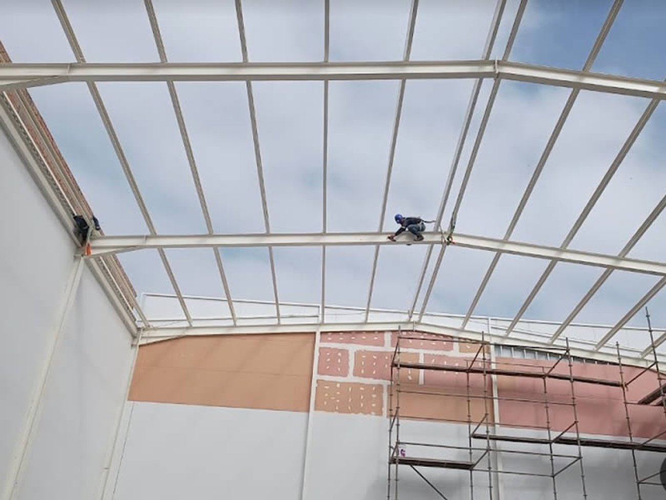 Argon Pharma - Preparación de techos metalicos